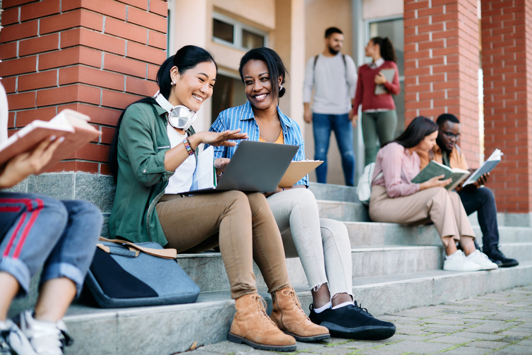 What Can Selective Institutions Learn from Real-Time Decision Round ...